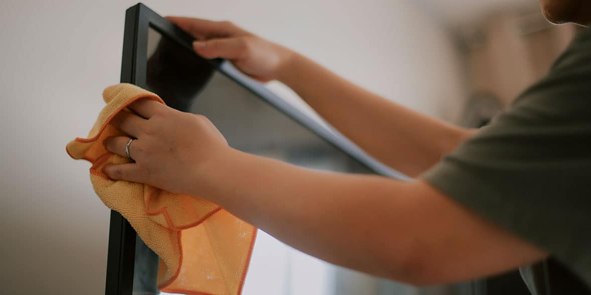 How to Remove Screen Clouding on LED & LCD Displays