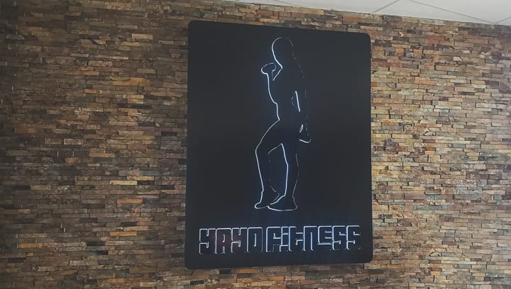 10 Eye-Catching Gym Signage Ideas to Boost Gym Members' Motivation ...